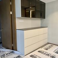 黑泽玛德 的想法: 上海爱格板U705+H1379+U999 | 爱格U705安哥拉灰，明亮度U702＞U705＞W1000，属于明亮的灰白色，低调奢华且纯粹~爱格H1379棕色奥尔良橡木色 ...