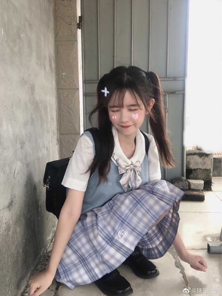 jK跪蹲姿-千图网