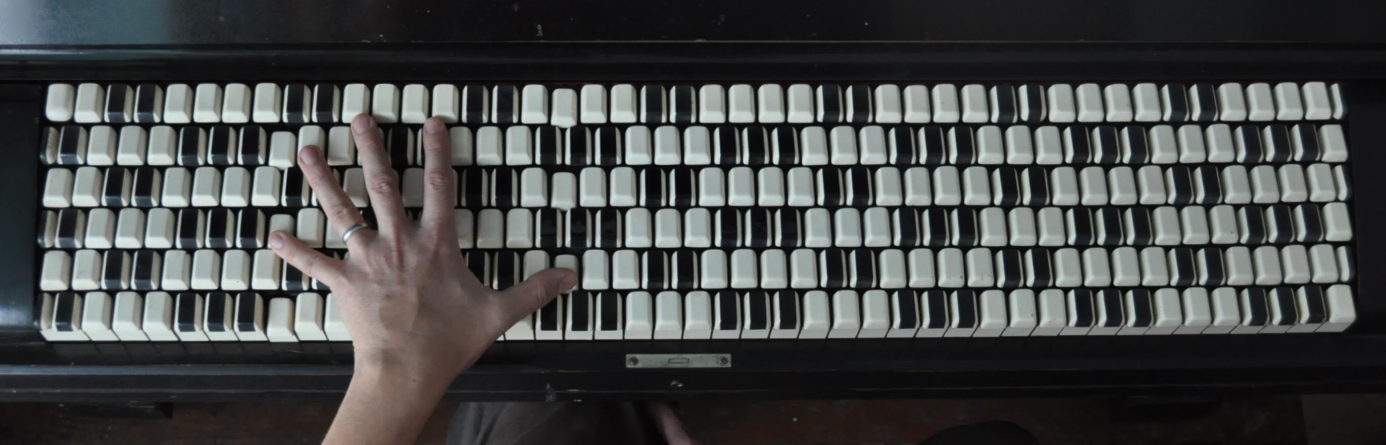 钢琴为什么不设计成六个白键、六个黑键？这样不同调学起来不是更轻松吗？ - 知乎