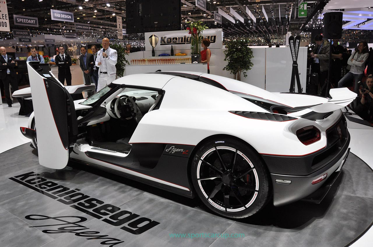 剪刀式车门与鸥翼式车门是属于哪种车门类型？上掀式么？ - 知乎