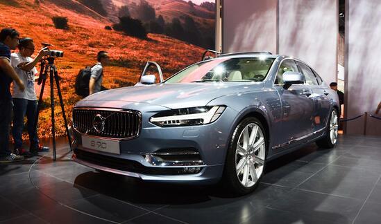 沃尔沃S90遇见长轴E级和XFL，谁会掩面而走？ - 知乎