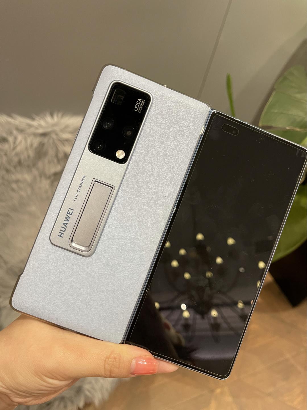 华为Mate X2和华为Mate Xs 2相比，哪个更值得入手？