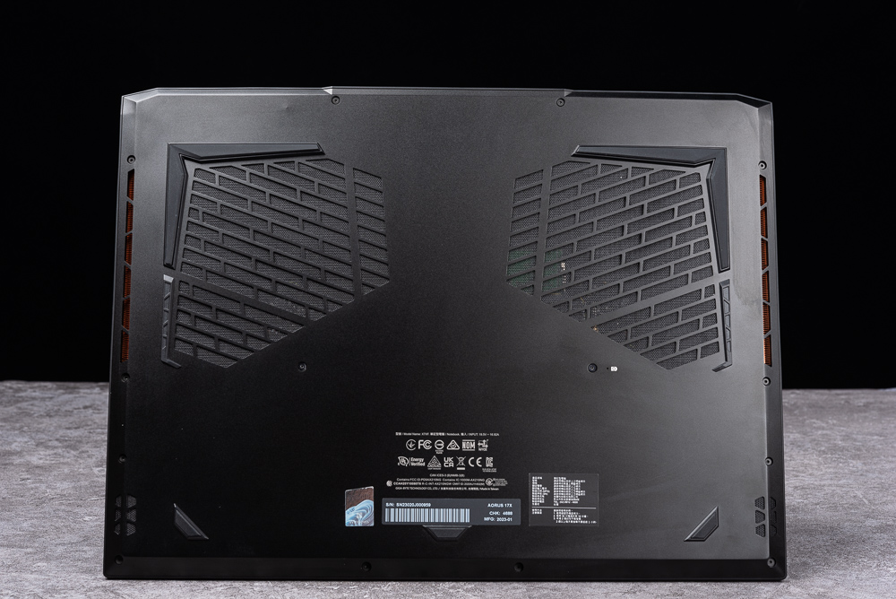 GIGABYTE AORUS 17X 开箱测评：综合测试分析 - 知乎