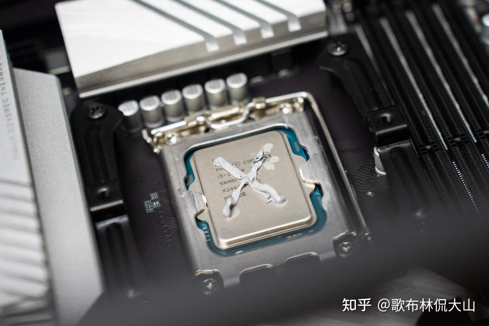 4070ti塞小机箱，颜值温控噪音我全都要：机械大师C28装机实测 - 知乎