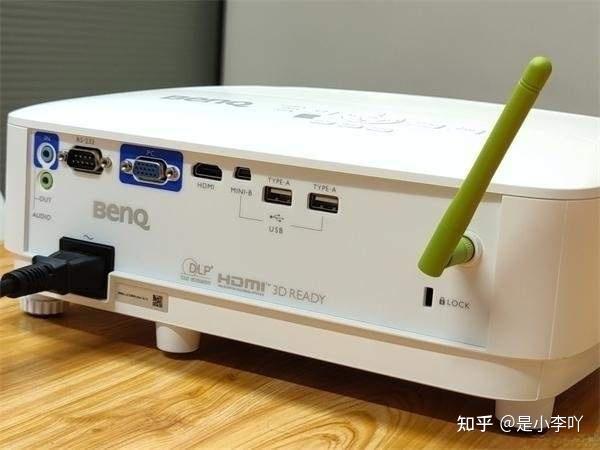 BenQ明基投影仪E520体验评测：商用性价比之选