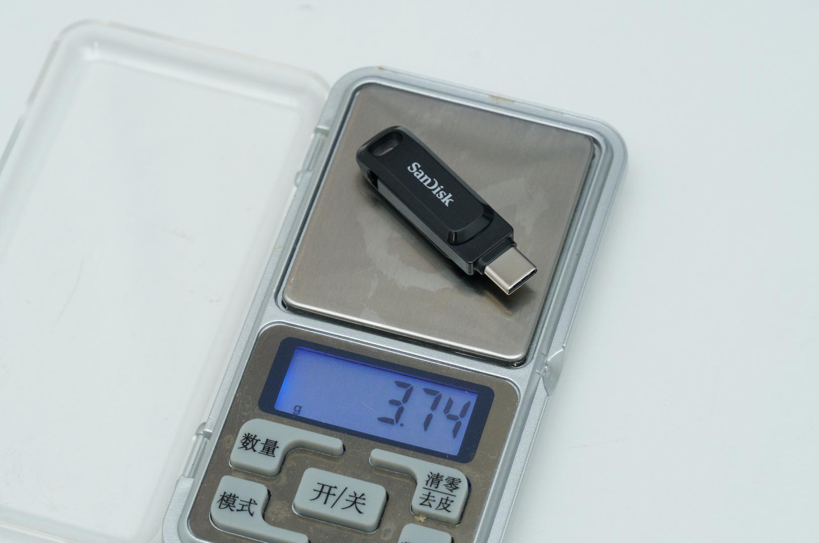 手机电脑通用，时尚多彩，闪迪DDC3双口U盘便携又高速 - 知乎