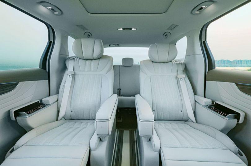 都是纯电豪华MPV的顶流，谁才是更好的选择？ - 知乎