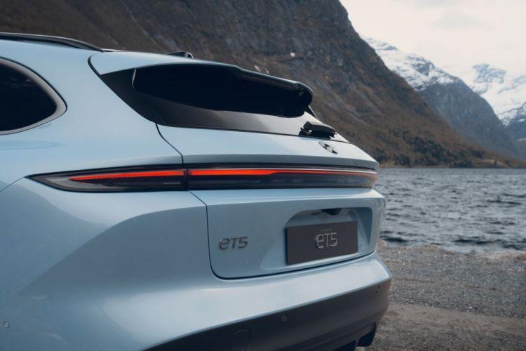 发布即爆火的ET5T：我们都“小看”蔚来了 - 知乎