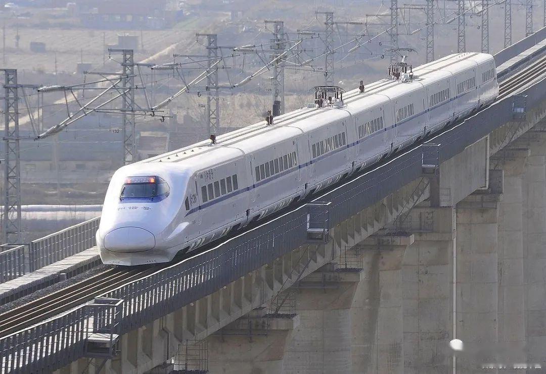 中国最快的火车是什么？速度与舒适并存：探秘最快的CRH3型动车组 - 知乎