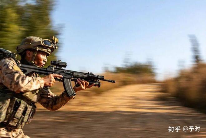 191突击步枪赴也门海域实战部署：这是一个步兵班火力，看看配置 - 知乎