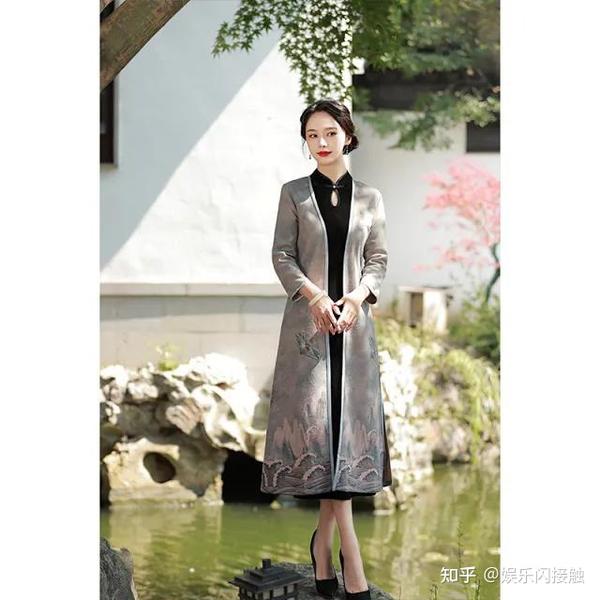 旗袍开衩，那一条充满欲望的时尚之缝，让旗袍美得更加惊艳！ 知乎