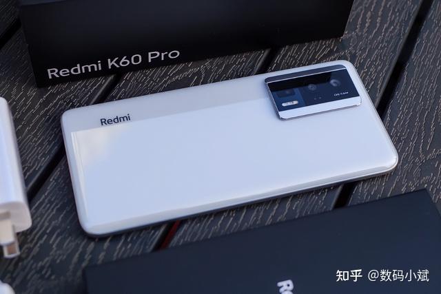 卢伟冰开始反击，2K直屏+120W闪充，骁龙8 Gen2旗舰售价亲民 - 知乎