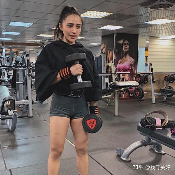 密桃臀女神「Lynna」健美身材超养眼 - 知乎