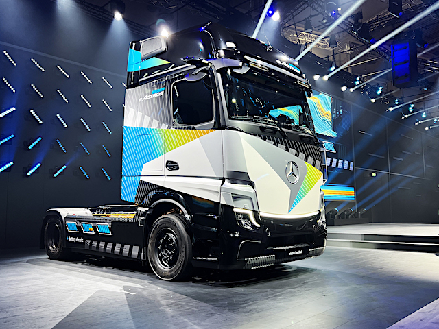 奔驰的纯电动重卡eActros和电池布置 - 知乎