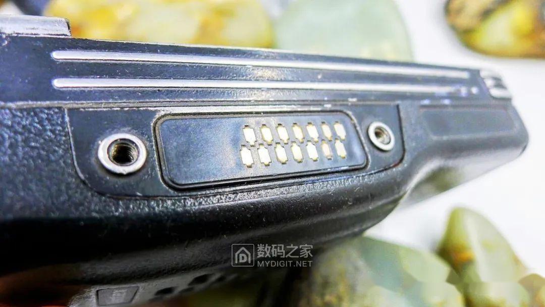 拆解威泰克斯VX-800U对讲机 - 知乎