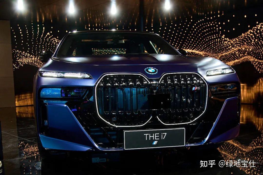 优雅的力量——实拍全新宝马i7 M70L磨砂丹泉石蓝 - 知乎