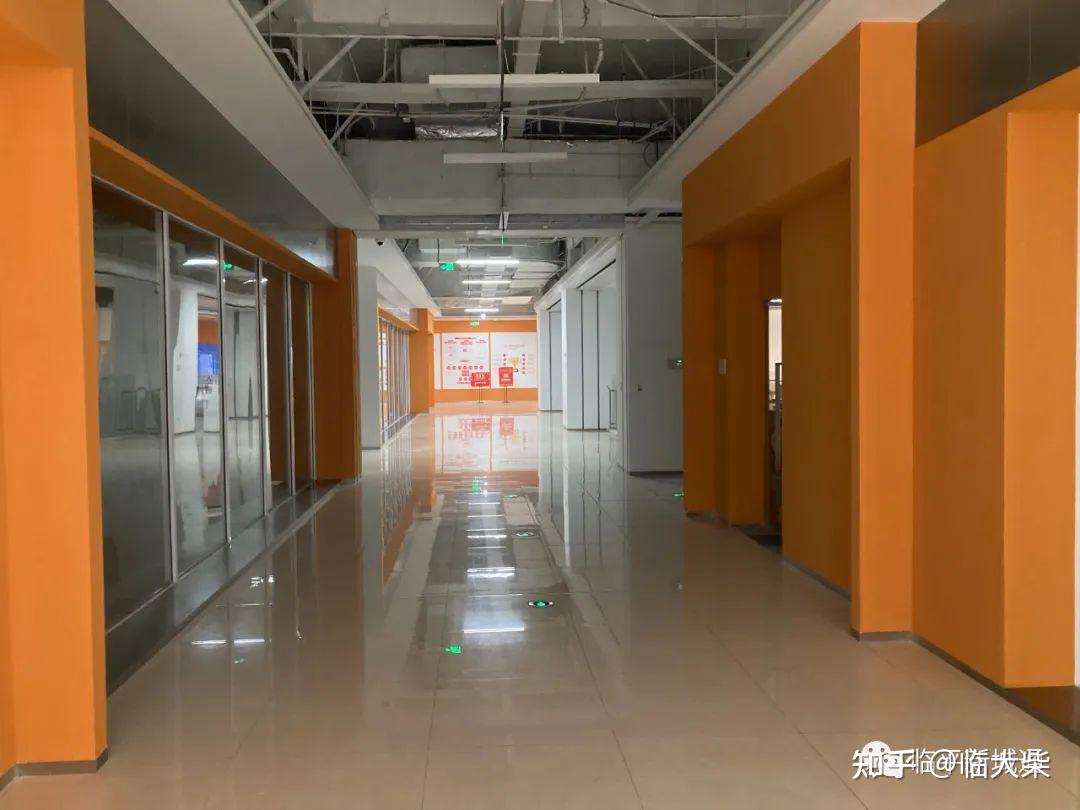 涅槃重生！翁梅唯一的商业综合体“绿地艺尚魔方”即将再次开业！ - 知乎