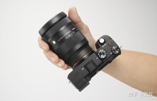 索尼A7C系列第一支该配什么镜头？A7C2/AC7R入门镜头推荐 - 知乎
