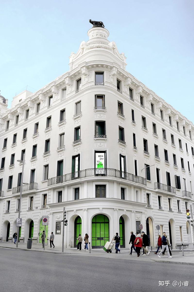 小体量商业也能玩出大花样?看西班牙WOW Concept Shop如何做到 - 知乎