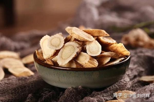 北有人参，南有葛根，一味葛根搭配煮水喝，可通经络、补气血 知乎