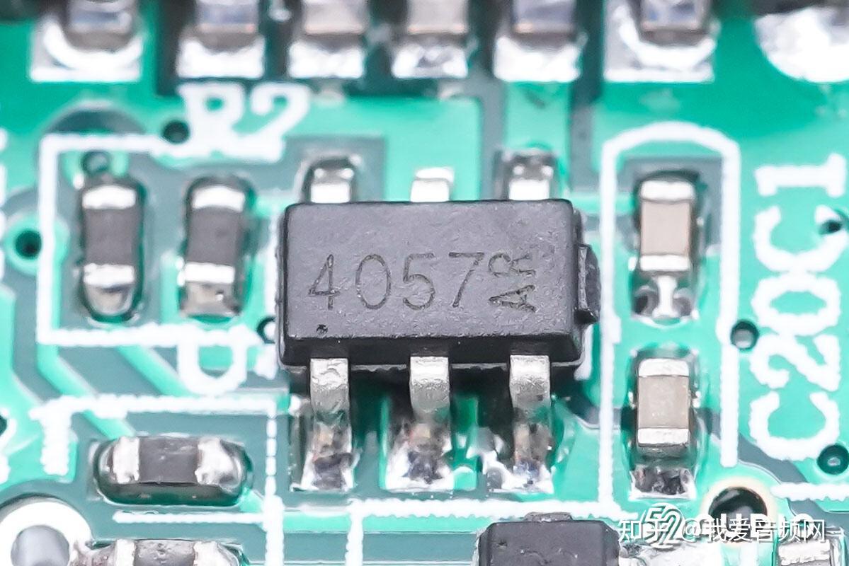 搭载扬声器和麦克风，支持蓝牙一键连接，KONKA康佳AI智能语音头盔拆解 - 知乎