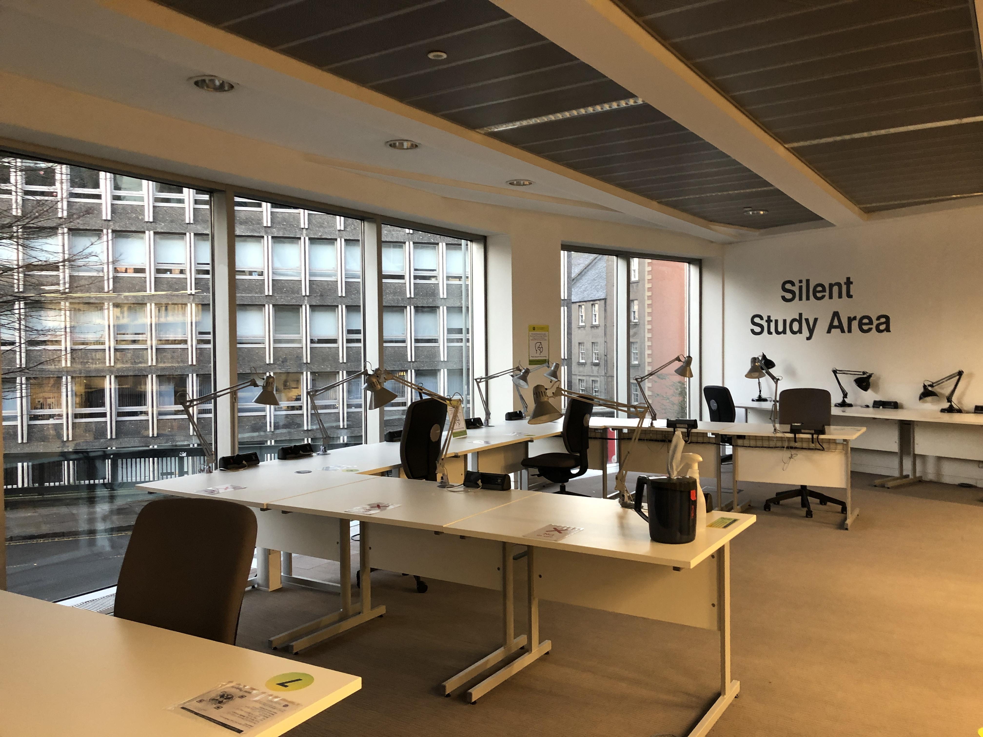 Volume 3｜爱丁堡大学图书馆盘点 - 知乎