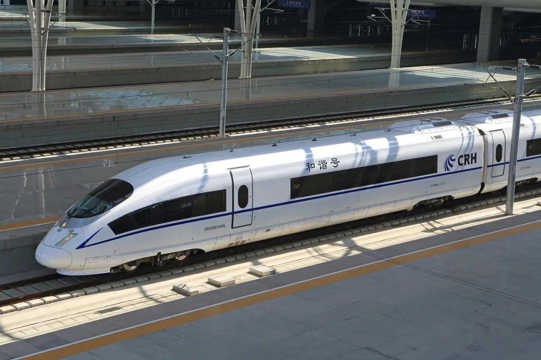 中国最快的火车是什么？速度与舒适并存：探秘最快的CRH3型动车组 - 知乎