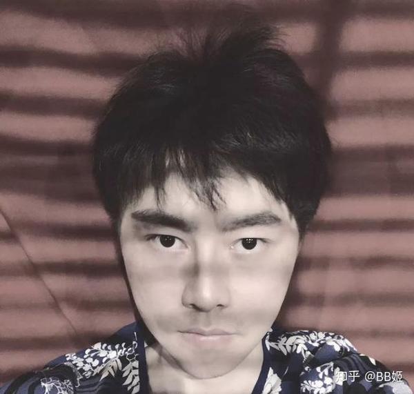 他用视频征服了200万人，却在直播平台欠下2000万人民币 - 知乎