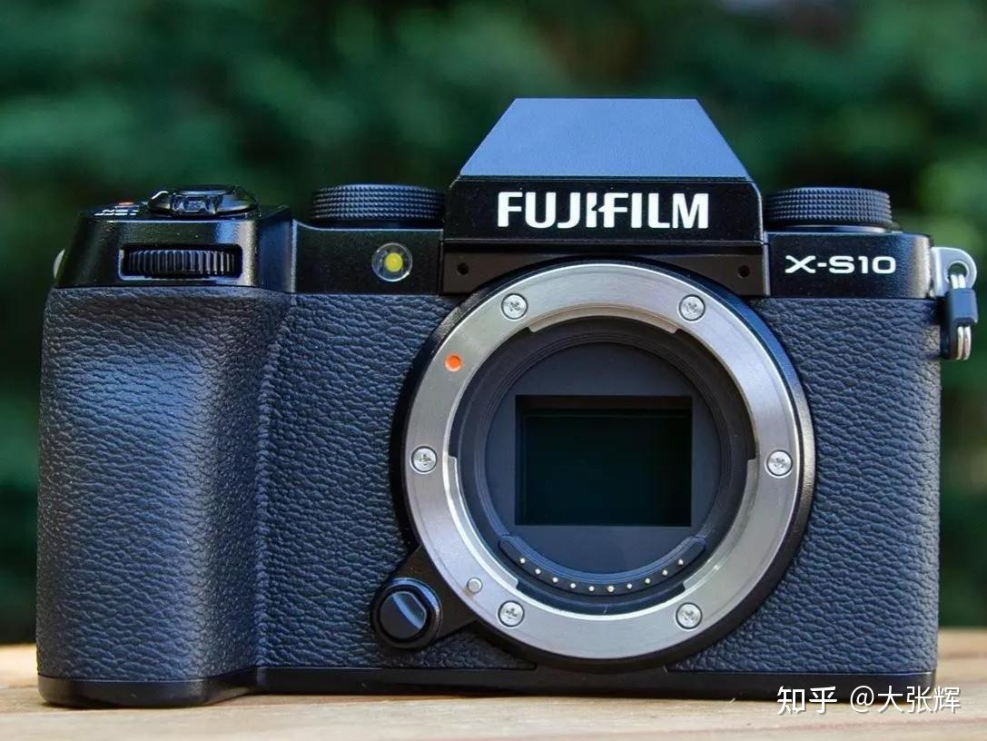 富士xs10，佳能R10，索尼a6400，尼康Z50新手买哪个好一点？