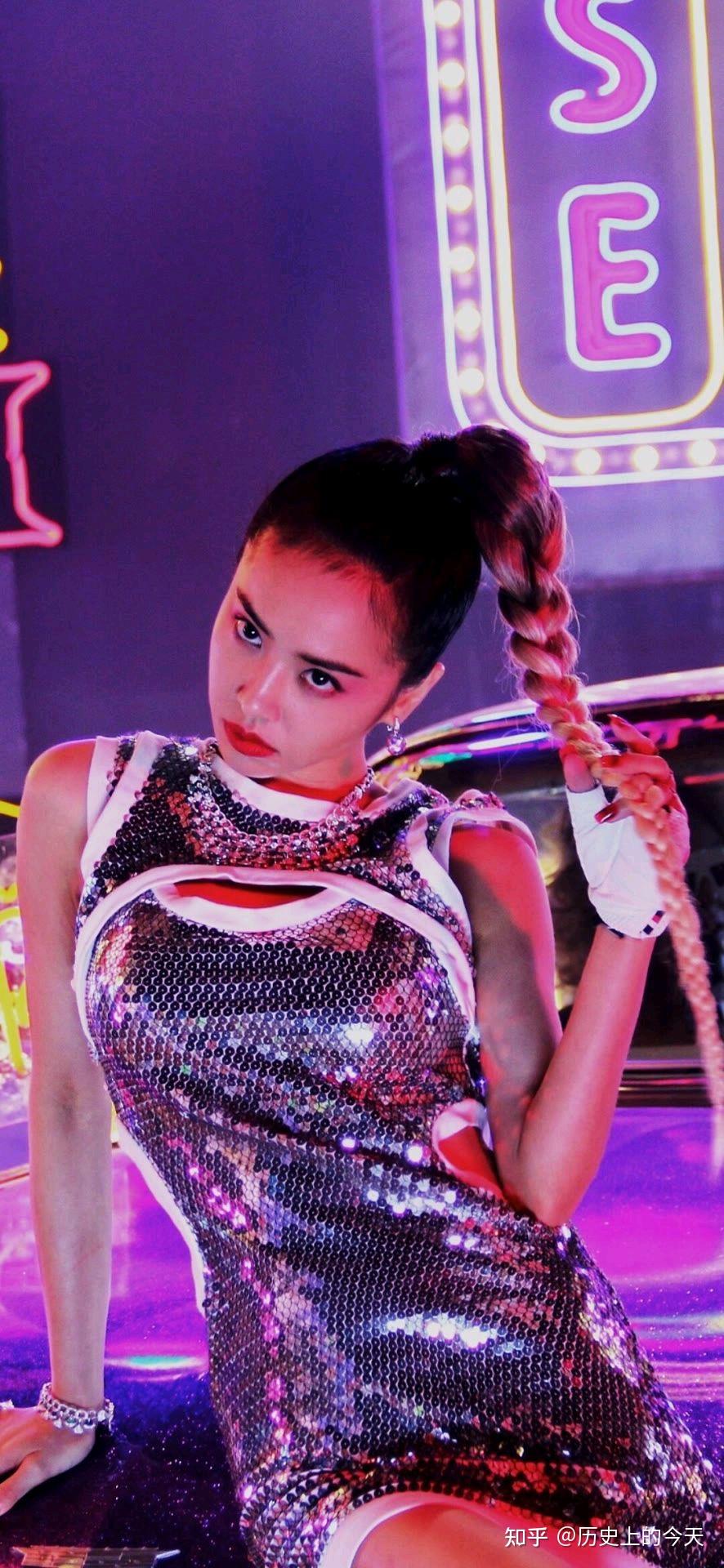 蔡依林（Jolin Tsai）本名蔡依翎，曾用名蔡宜凌，1980年9月15日出生于中国台湾省新北市新庄区，祖籍福建泉州，华语流行乐女歌手、舞者 ...