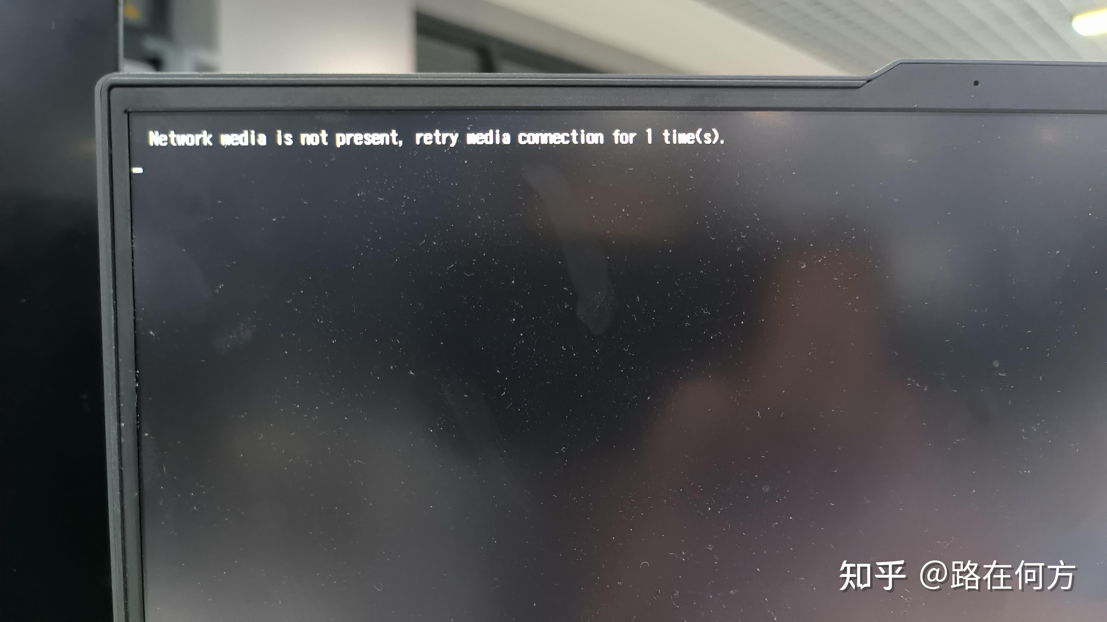 电脑开机显示“Network media is not present,... ”情况解决方法，和开机后电脑黑屏现象解决方法 - 知乎