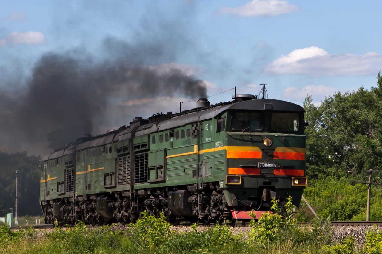 时不时喷黑烟的TE10系列内燃机车 - 知乎