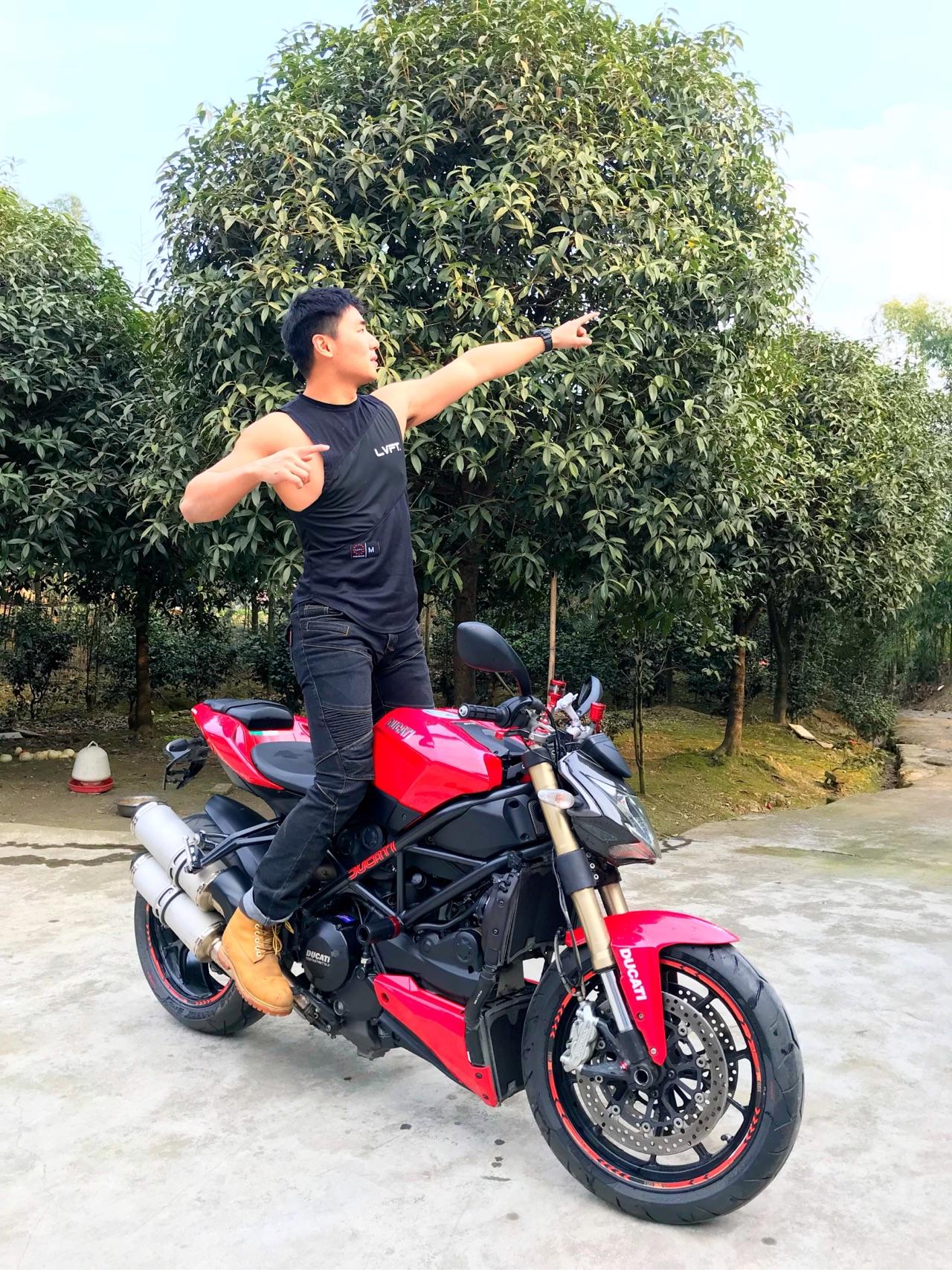 驾驶杜卡迪（Ducati）是一种什么样的体验？ - 知乎
