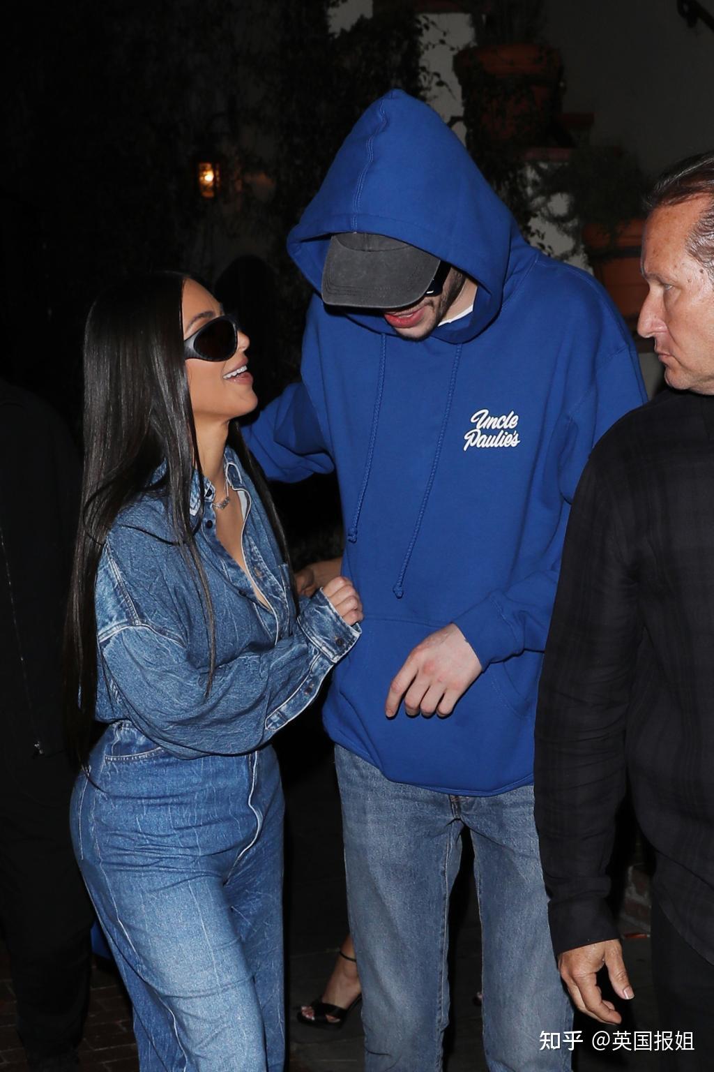 41岁卡戴珊富婆生活太快乐！与小男友分手后，立马和姐妹狂欢，美美健身搞事业 - 知乎