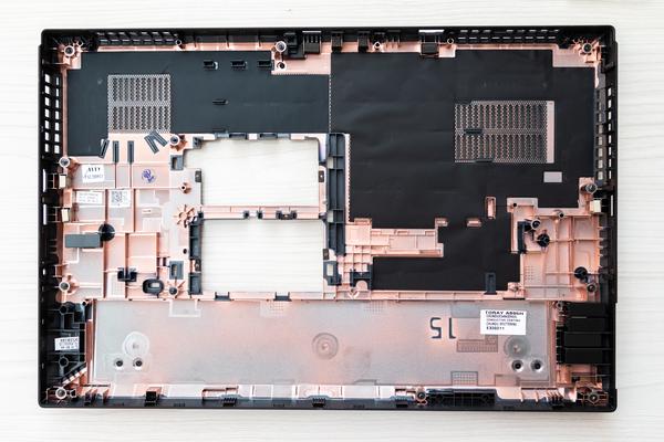 可能是当下设计用料最好的15寸移动工作站：拆解评测ThinkPad P15\T15g - 知乎