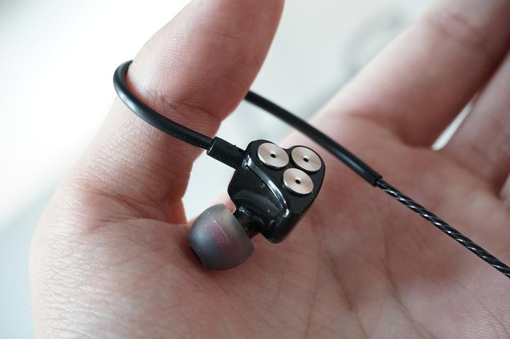 波耳bboooll BOT1新旧版本对比，以及对比潜99耳机评测 - 知乎