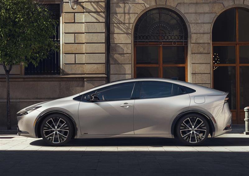 混动鼻祖再进化，全新第五代丰田普锐斯亮相 - 知乎