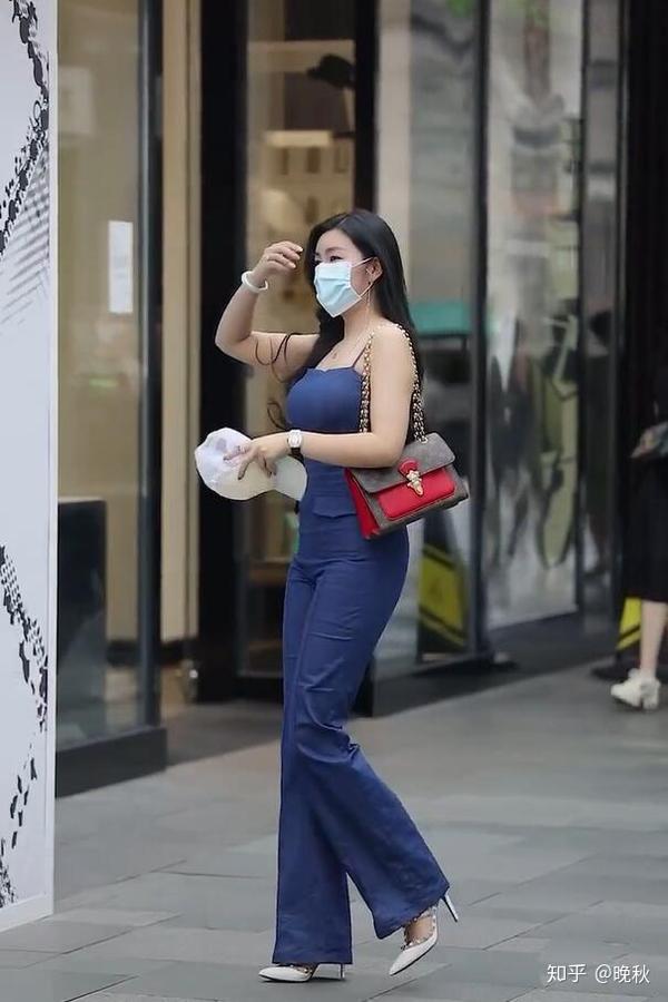 这么标致的 工装裤”，其实她很瘦才显得好看吧？ 知乎