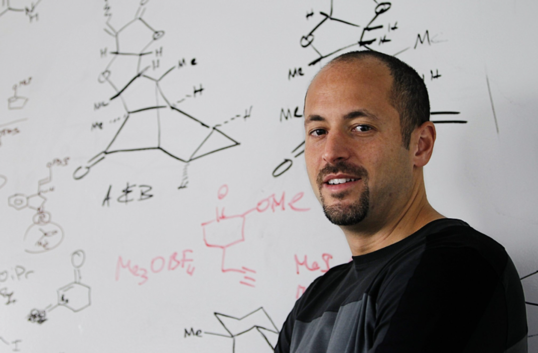 他博士论文写了 1255 页，28 岁评教授，38 岁当院士！ - 知乎