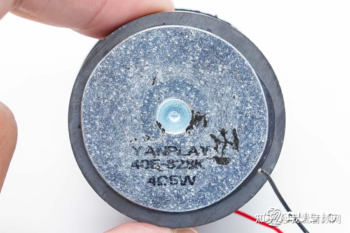 BYZ KO7透明机甲蓝牙音箱拆解，独特透明外壳设计，音乐律动灯效 - 知乎