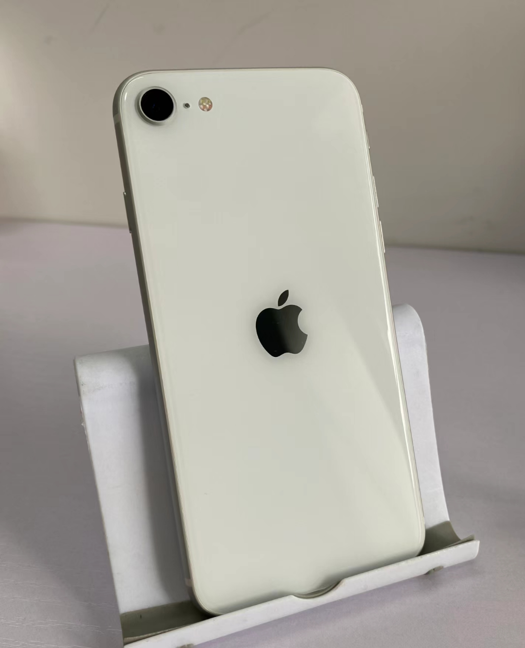 已经2025年了，iPhoneSE2还值得入手吗？ - 知乎