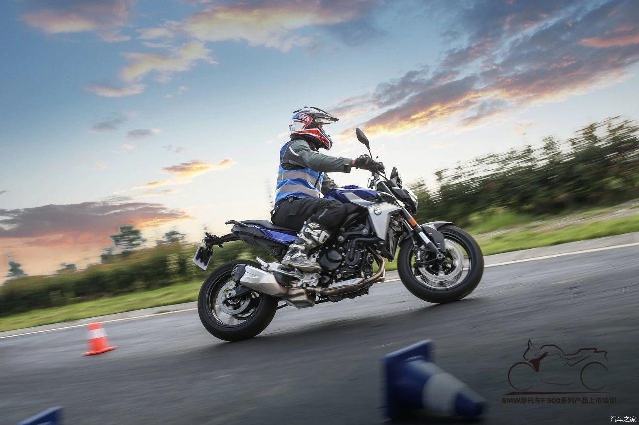 承上启下，宝马F900 R/XR系列初体验 | 把玩 - 知乎