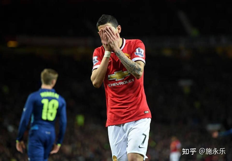 曼联十年狂烧13亿买人只捧得三座奖杯，不停花钱仍难阻球队衰落足球直播 - 知乎