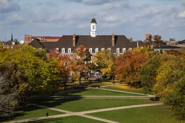 玉米地”里的UIUC，凭什么能被称为“大众情人校”？ - 知乎