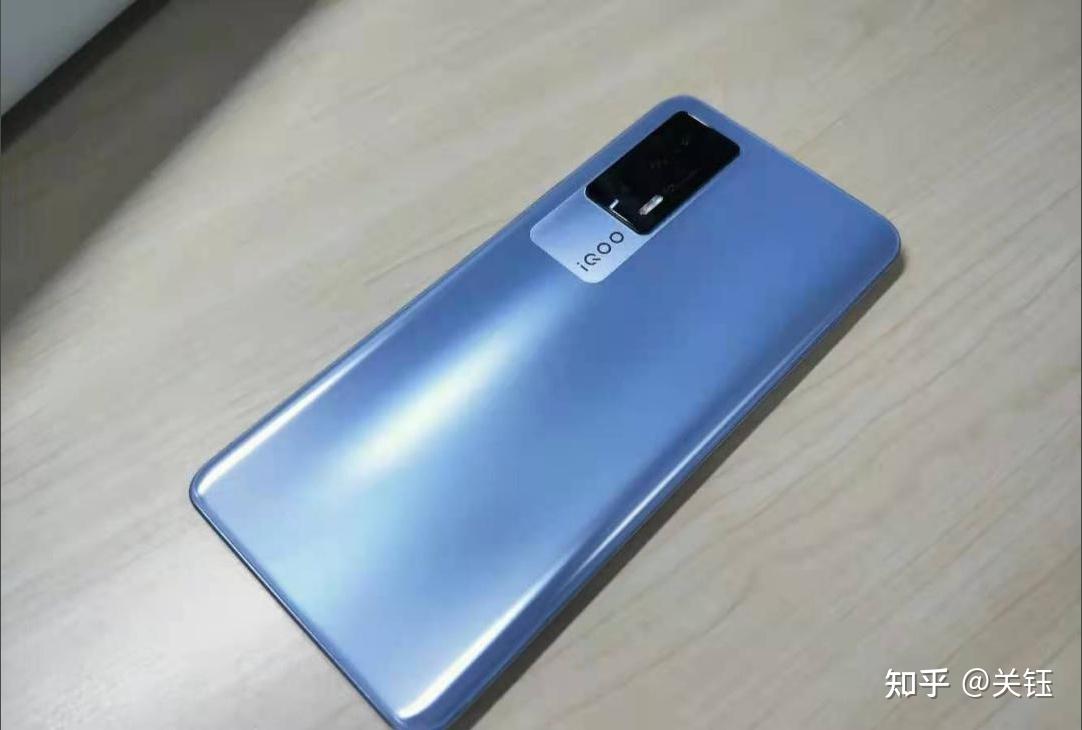 iqooneo5和iqoo5怎么选择？