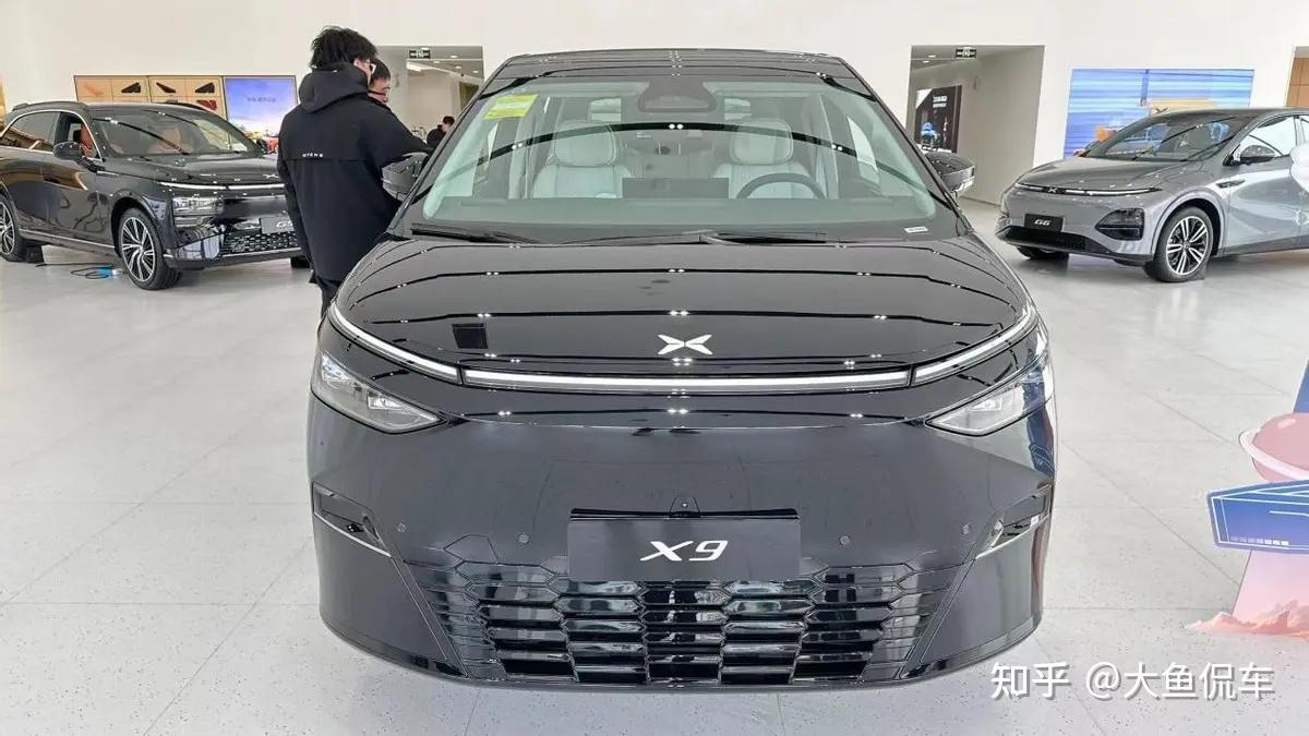 实拍小鹏X9：车长超5米2，空间舒适，最高续航702公里，真香？ - 知乎
