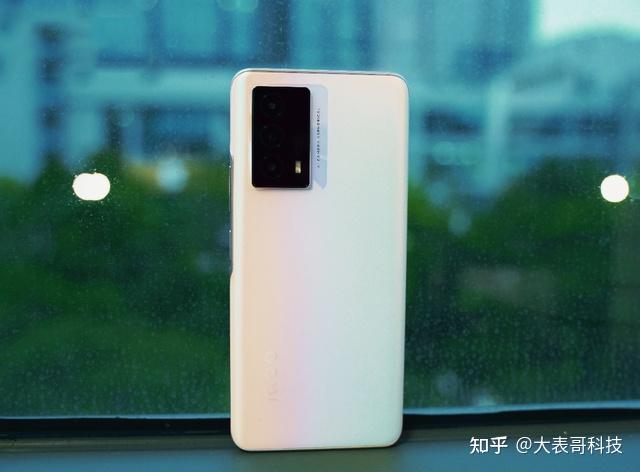 花1999买了款红米K40，回来对比IQOO Z5后：这下纠结了 - 知乎