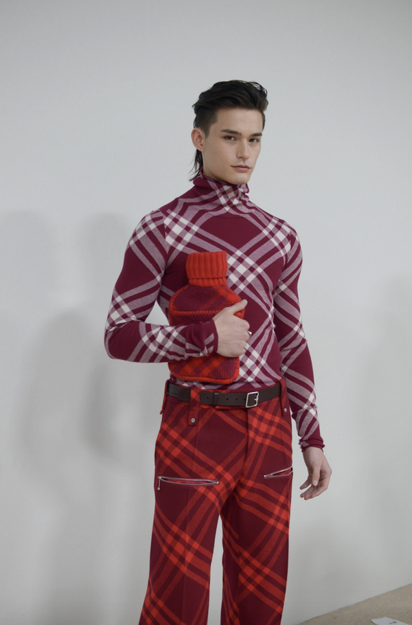 Daniel Lee的Burberry满足你的想象了吗？ - 知乎