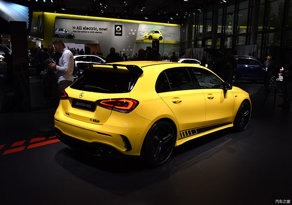 全新奔驰AMG A45上市，2.0T就有421匹马力，破百仅需3.9秒 - 知乎