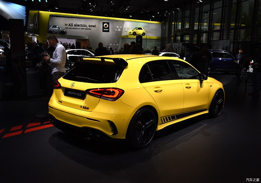 全新奔驰AMG A45上市，2.0T就有421匹马力，破百仅需3.9秒 - 知乎
